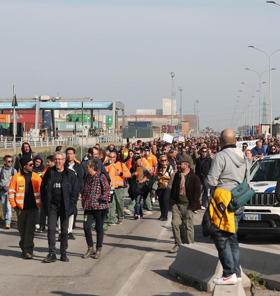 La protesta no Green pass blocca il porto. Il leader: La protesta no Green pass blocca il porto. Il leader: