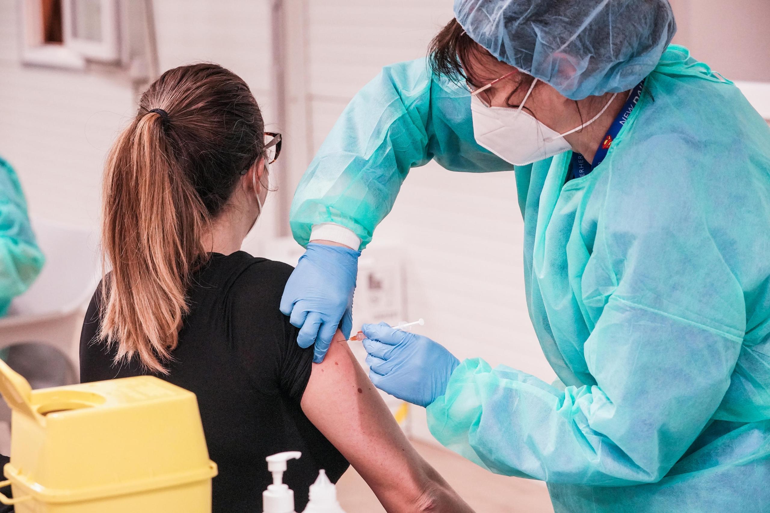 Vaccini Covid, lo studio Unibo: “Efficaci anche dopo 18 mesi” Vaccini Covid, lo studio Unibo: “Efficaci anche dopo 18 mesi”