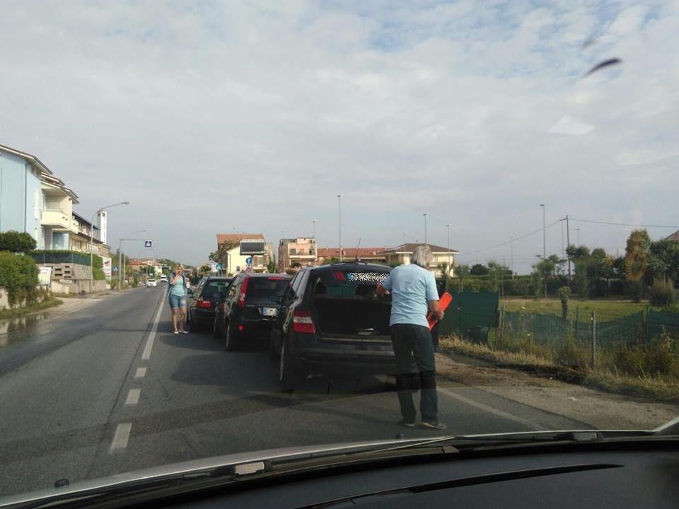 Tamponamento a catena, disagi sull'Adriatica tra Fano e Pesaro Tamponamento a catena, disagi sull'Adriatica tra Fano e Pesaro