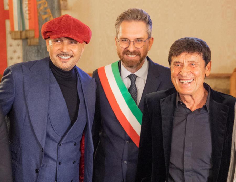 Sinisa Mihajlovic Malato Gianni Morandi Il Mio Amico Vincerà Col