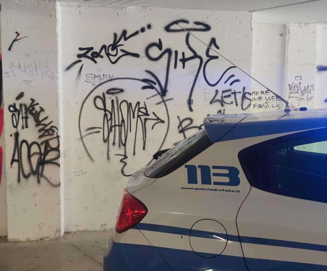 Imbrattatori messi alle strette dalla Polizia Imbrattatori messi alle strette dalla Polizia