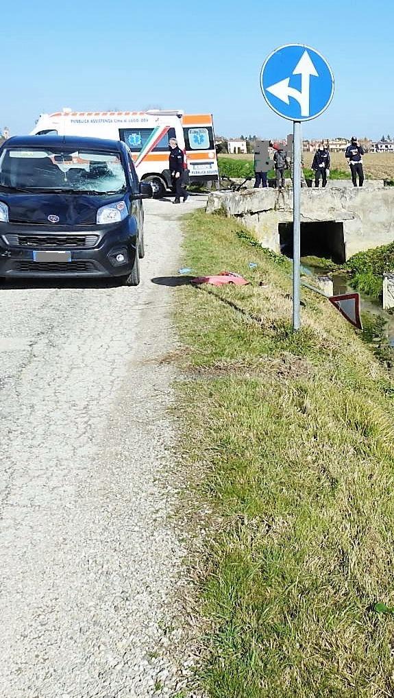 Massa Lombarda, ciclista travolto da un’auto Massa Lombarda, ciclista travolto da un’auto