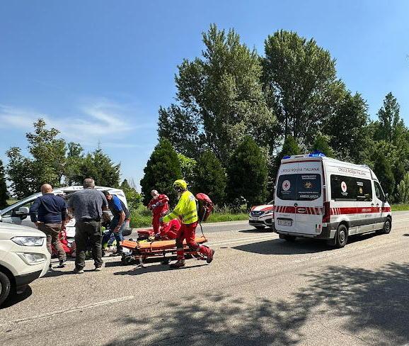 Incidente mortale a Correggio: schianto auto-moto, trentenne perde la vita Incidente mortale a Correggio: schianto auto-moto, trentenne perde la vita